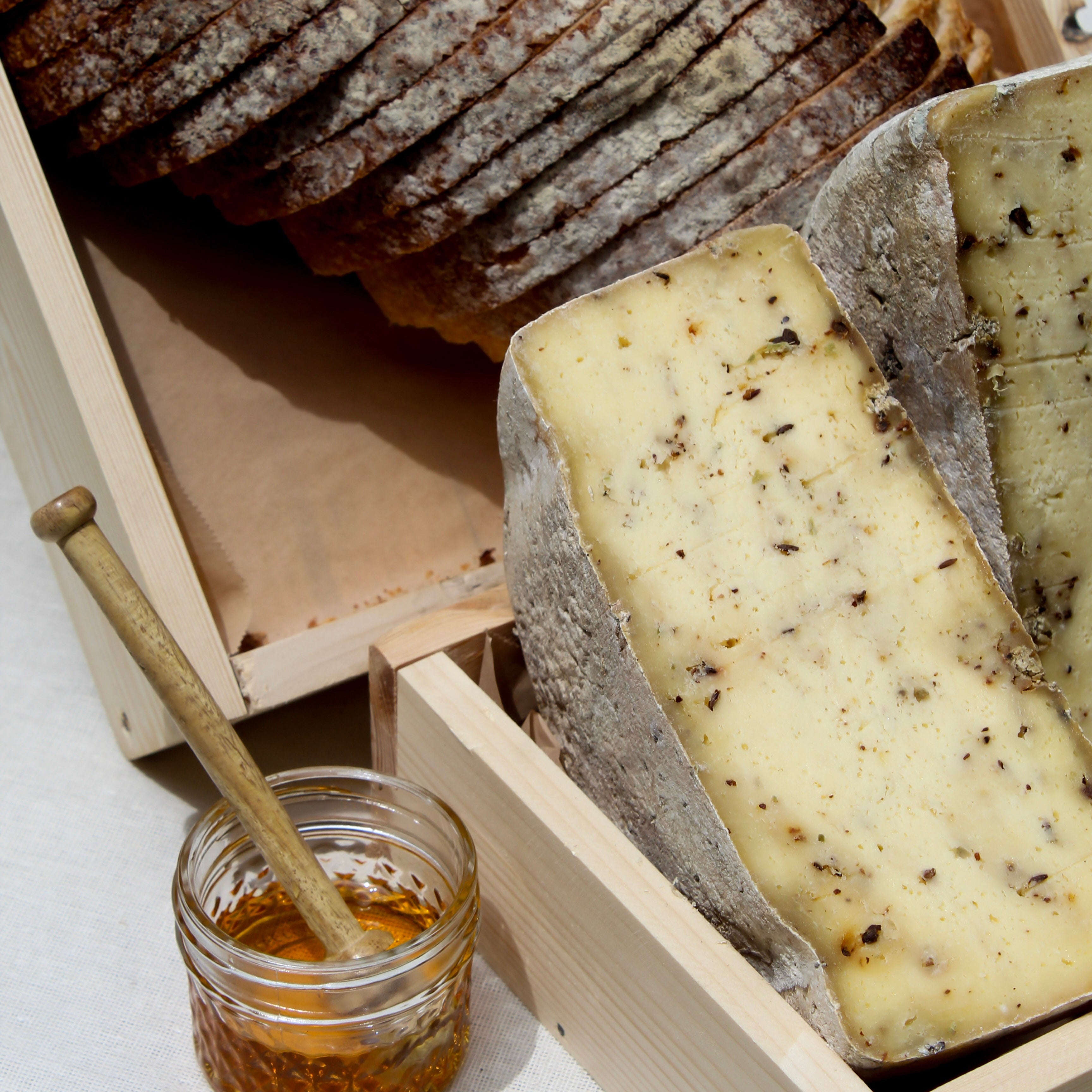 Sampler Box of 4 Special Cheeses – Käse